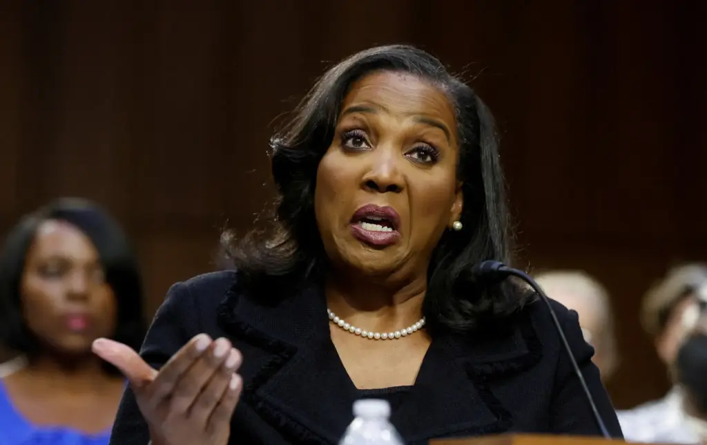 Federal Reserve Investigation: Global Banker Support for Powell Sparks ...