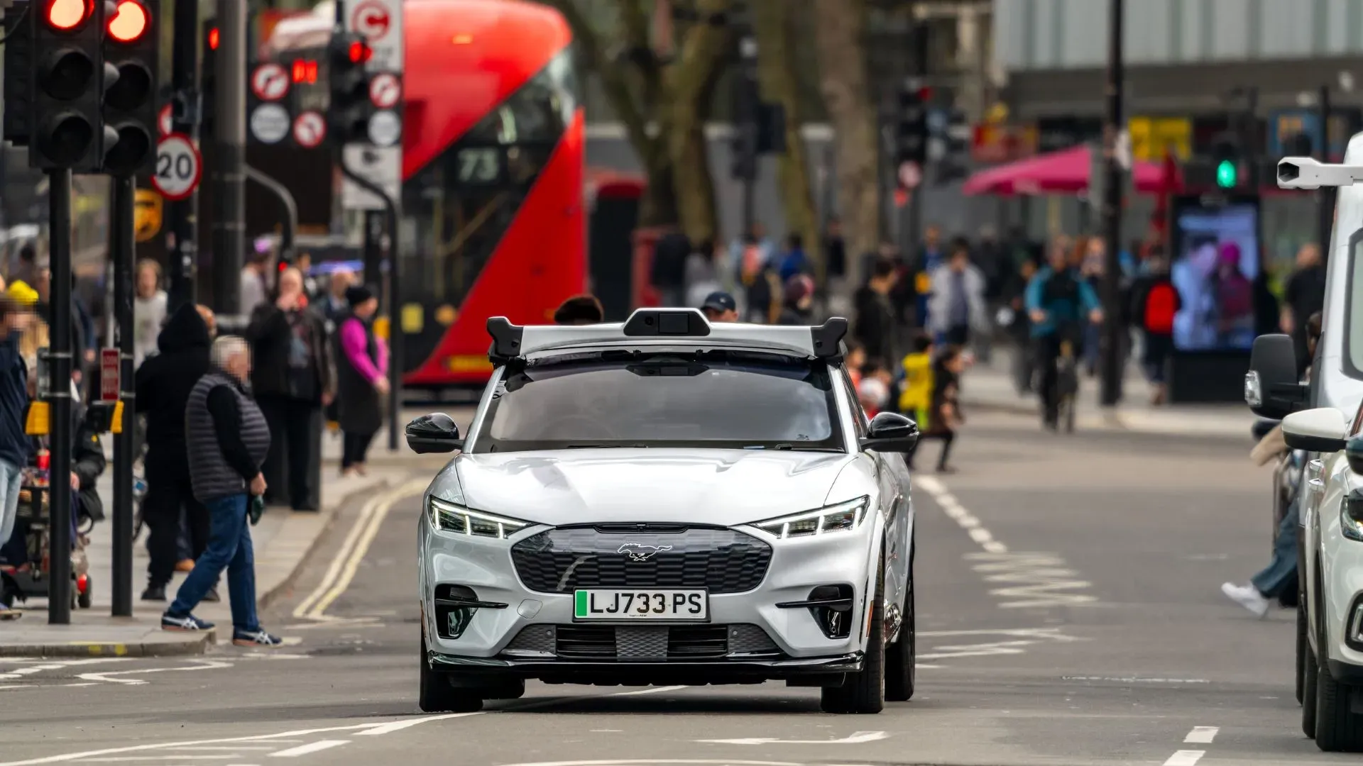 Robotaxis in London: Exploring the Future of Driverless Vehicles - TLC ...